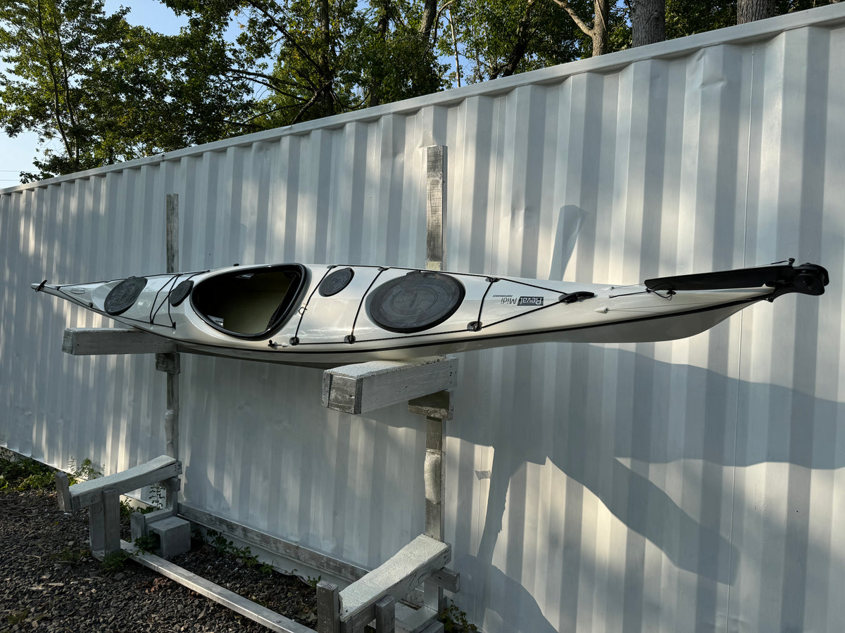 17’1” Zegul MIDI PERFORMANCE A-CORE 100% Fiberglass Sea Kayak Signal W ...